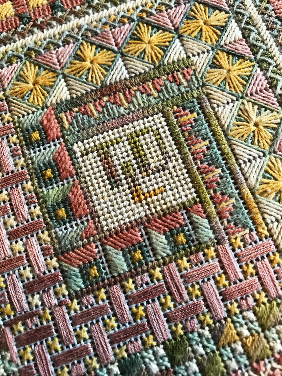 Vintage Log Cabin Basic Needlepoint Kit - Etsy