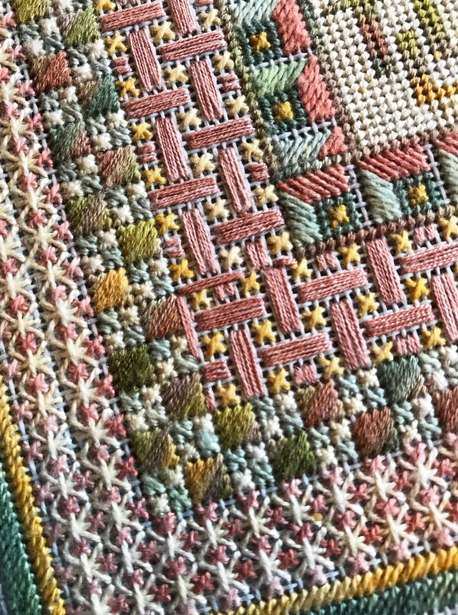 Vintage Log Cabin Basic Needlepoint Kit - Etsy