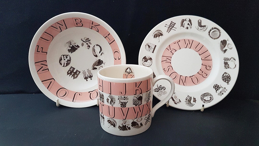 Eric Ravilious - Wedgwood Alphabet 2001 Martha Stewart Issue. Mug ...
