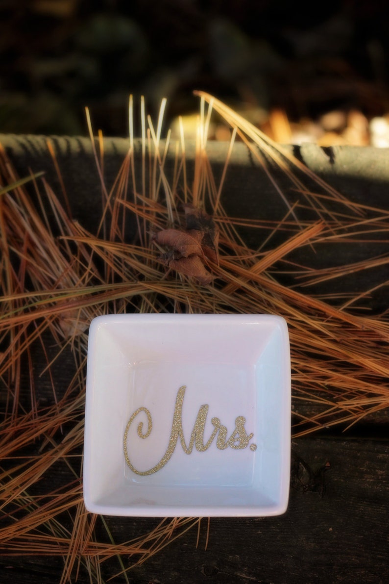 Personalized Jewelry Dish / Monogrammed Ring Dish / Mrs Bridal Gift ...