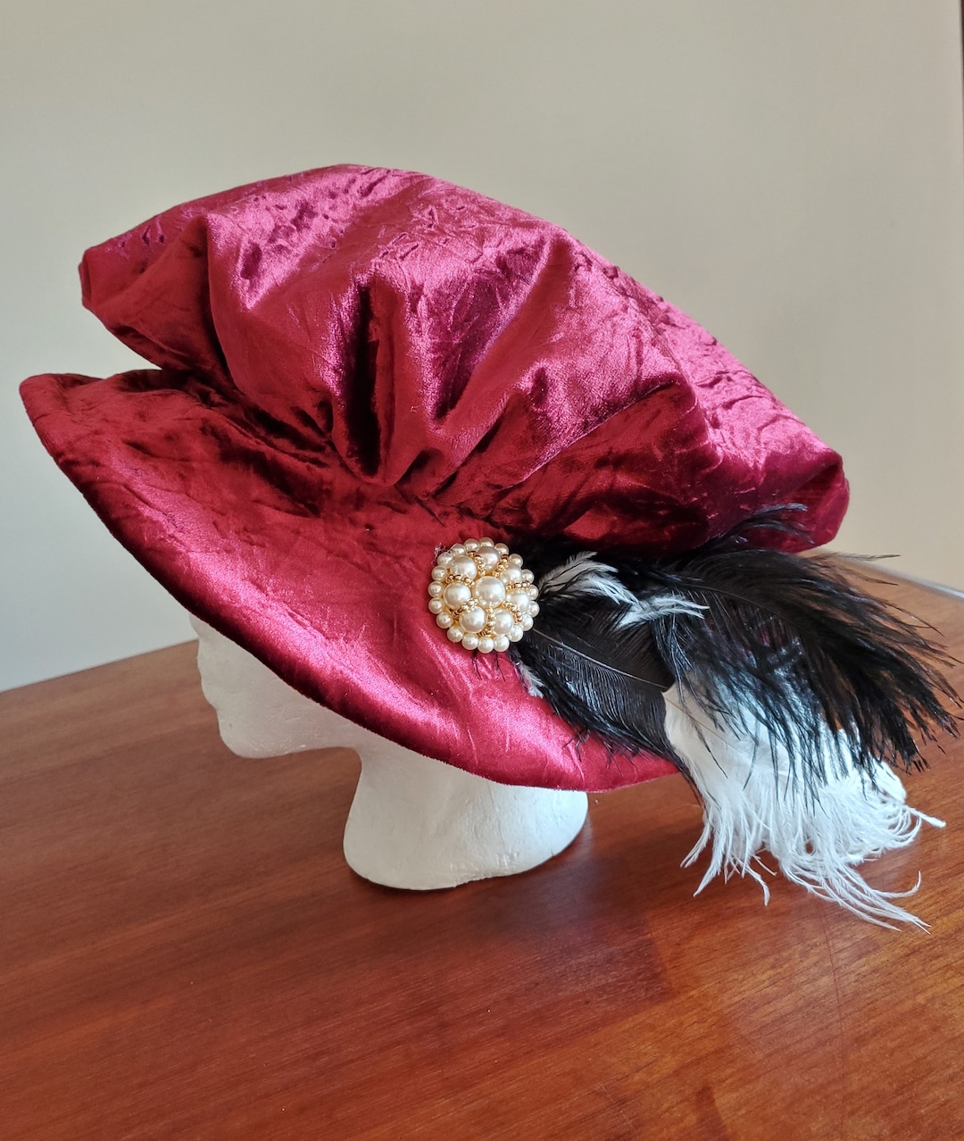 Renaissance - Men's Muffin Hat - Red Crushed Velvet - Etsy