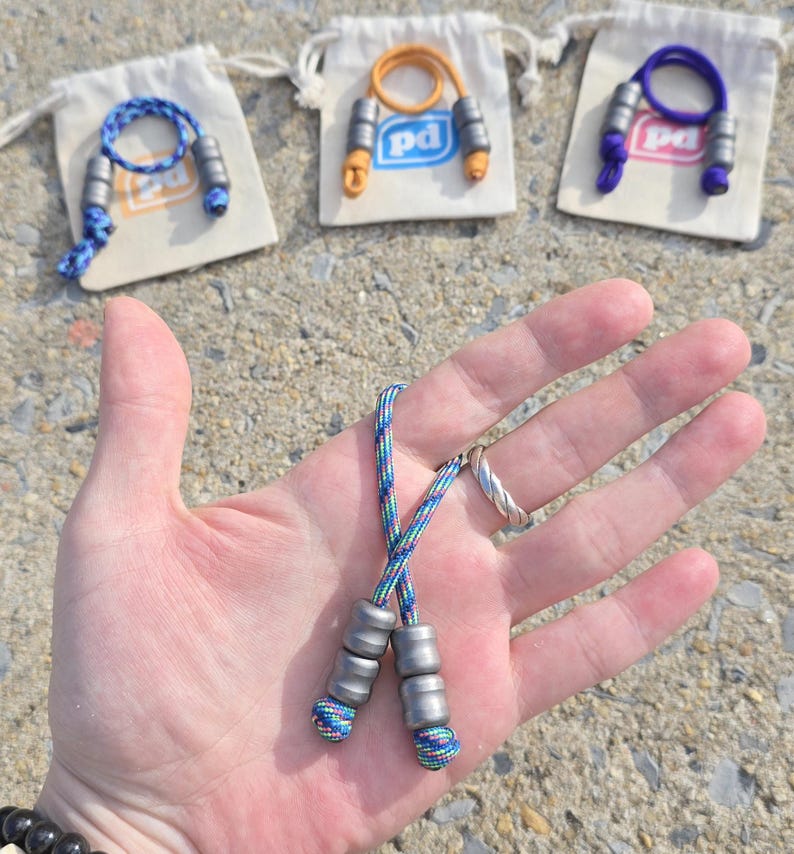 Micro Vertebrae Titanium Begleri – Premium Skill Toy by Paradigm Toys ...