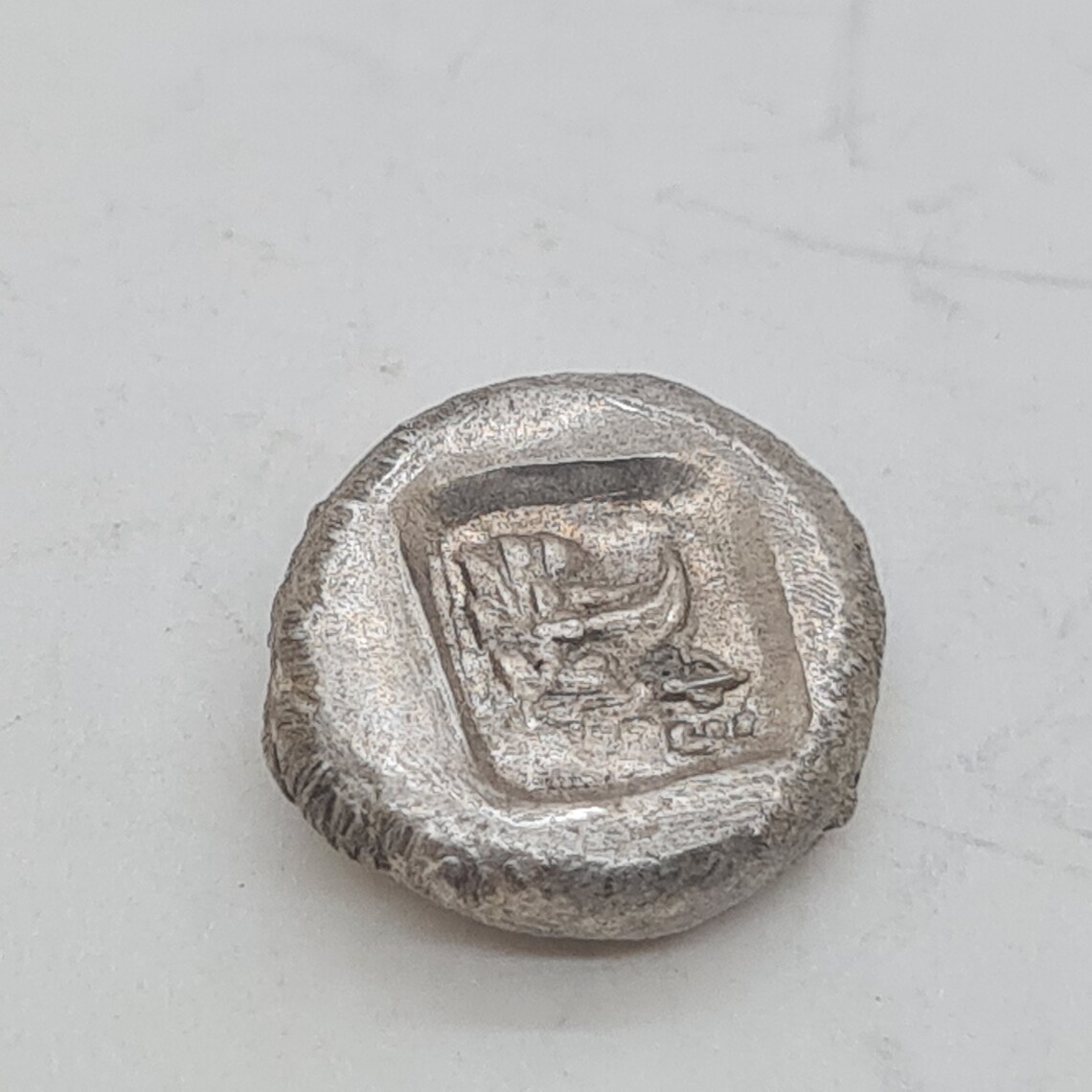 Trihemiobol AR Ionien Ephesos AV.A Bee, REV. Head of an Eagle /580-27 B ...