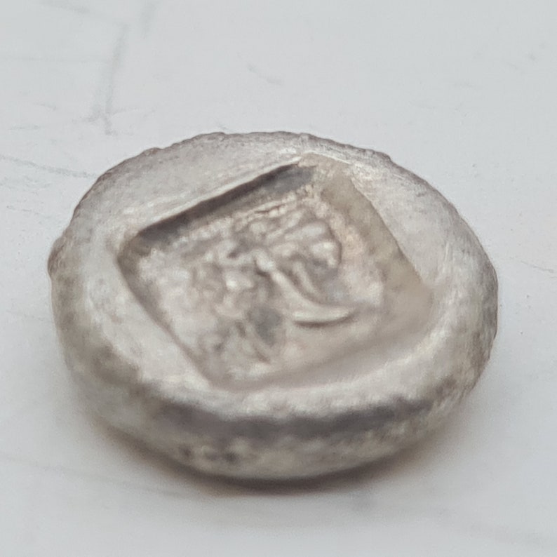 Trihemiobol AR Ionien Ephesos AV.A Bee, REV. Head of an Eagle /580-27 B ...