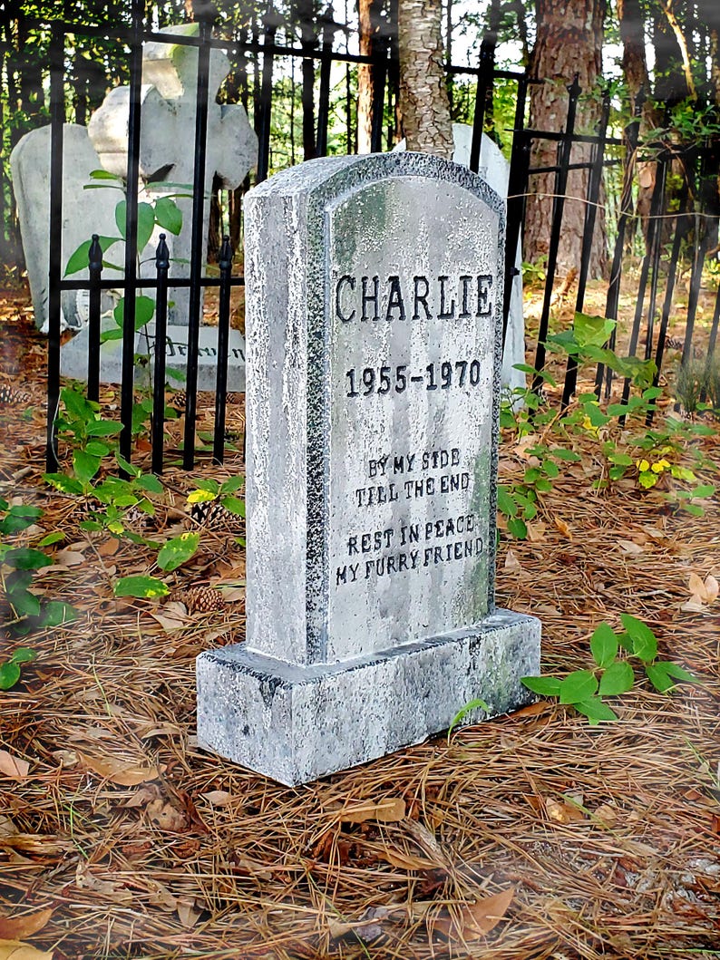 Evil Soul Studios Pet Cemetery My Furry Friend Charlie Tombstone ...