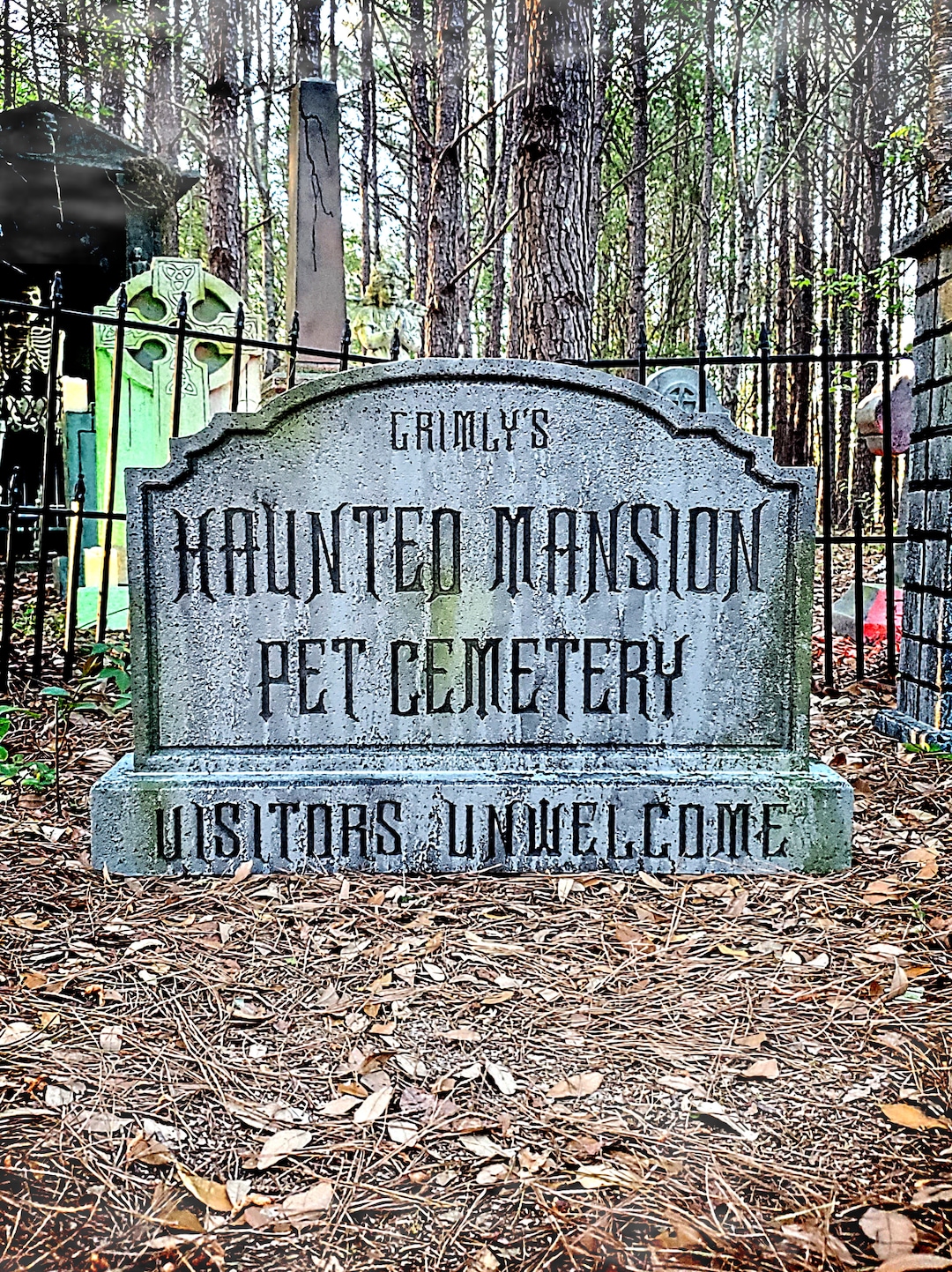 Evil Soul Studios Grimly's Haunted Mansion Pet Cemetery Entrance Sign ...