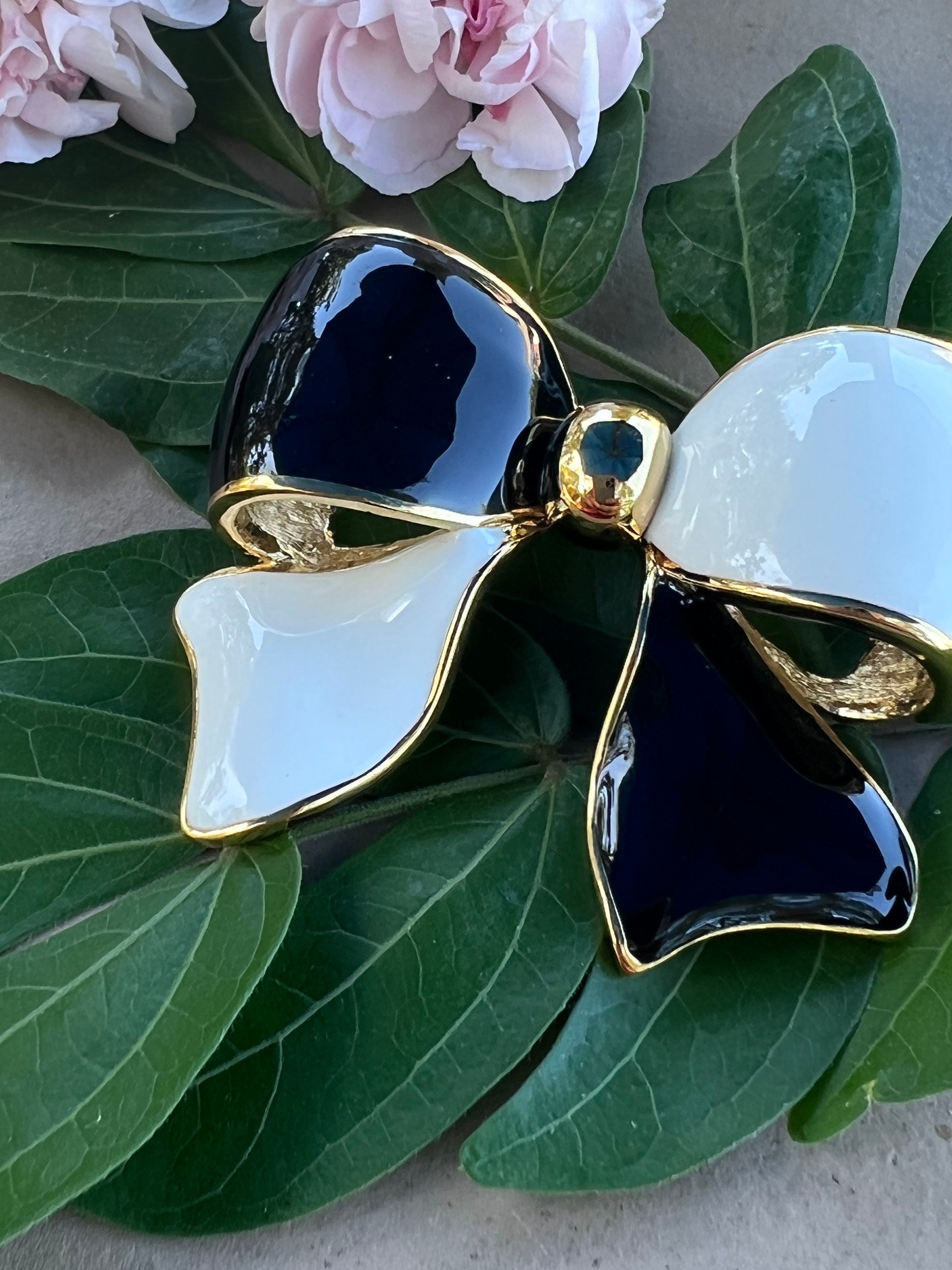 Bow Brooch/joan Rivers Black and White Enamel Bow Pin/gold - Etsy