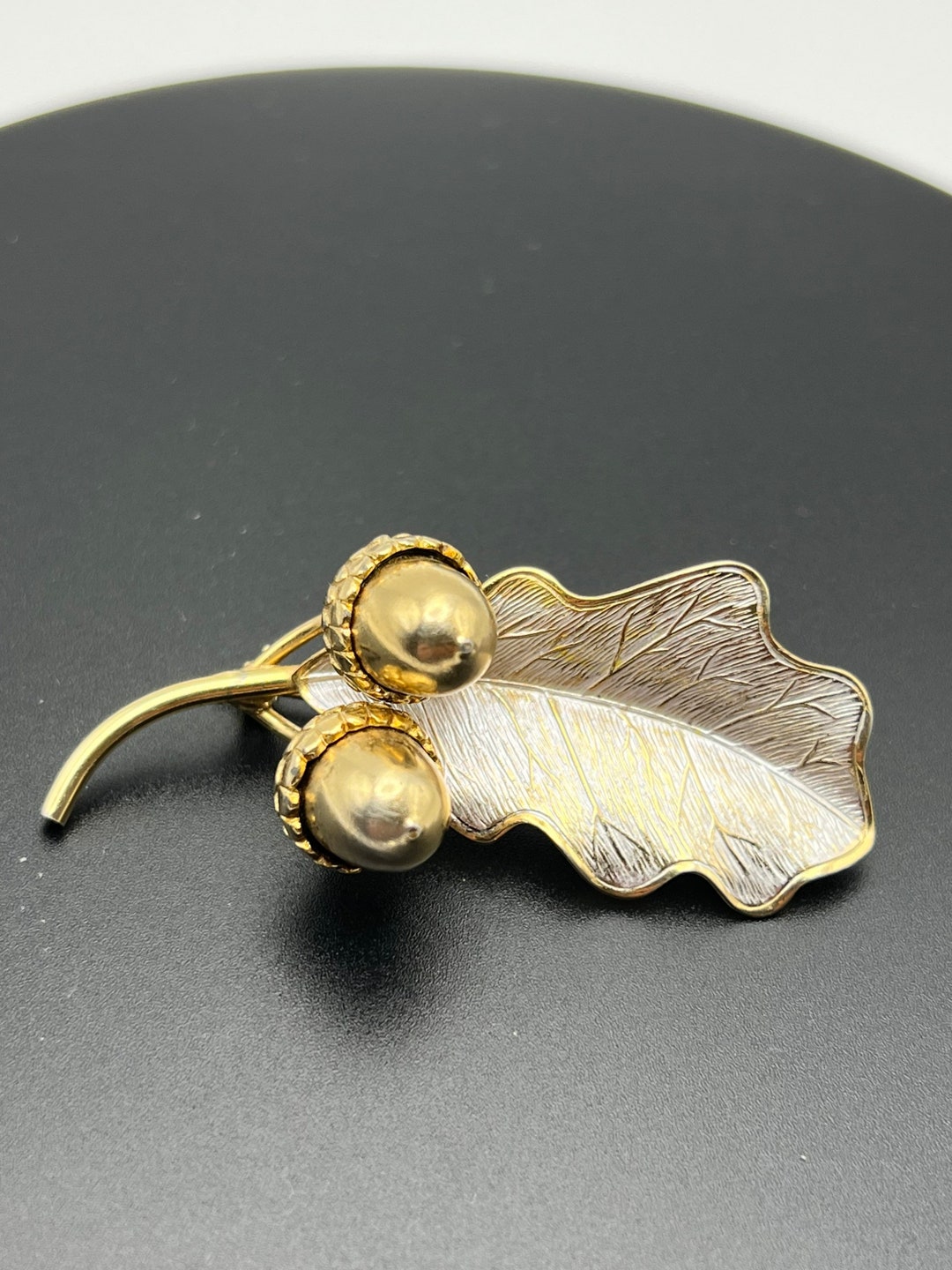 Oak Leaf With Acorn Pin-brooch ,vintage ,gold Tone Metal With Silver ...