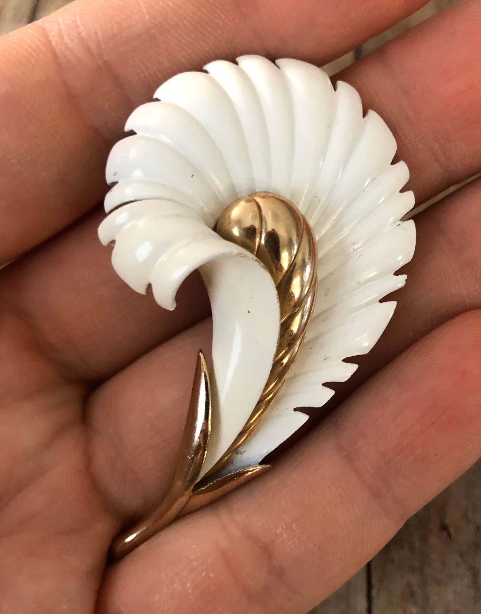 Vintage Monet Brooch/ Gold Tone /white Enamel Feather/mid Century/hard ...