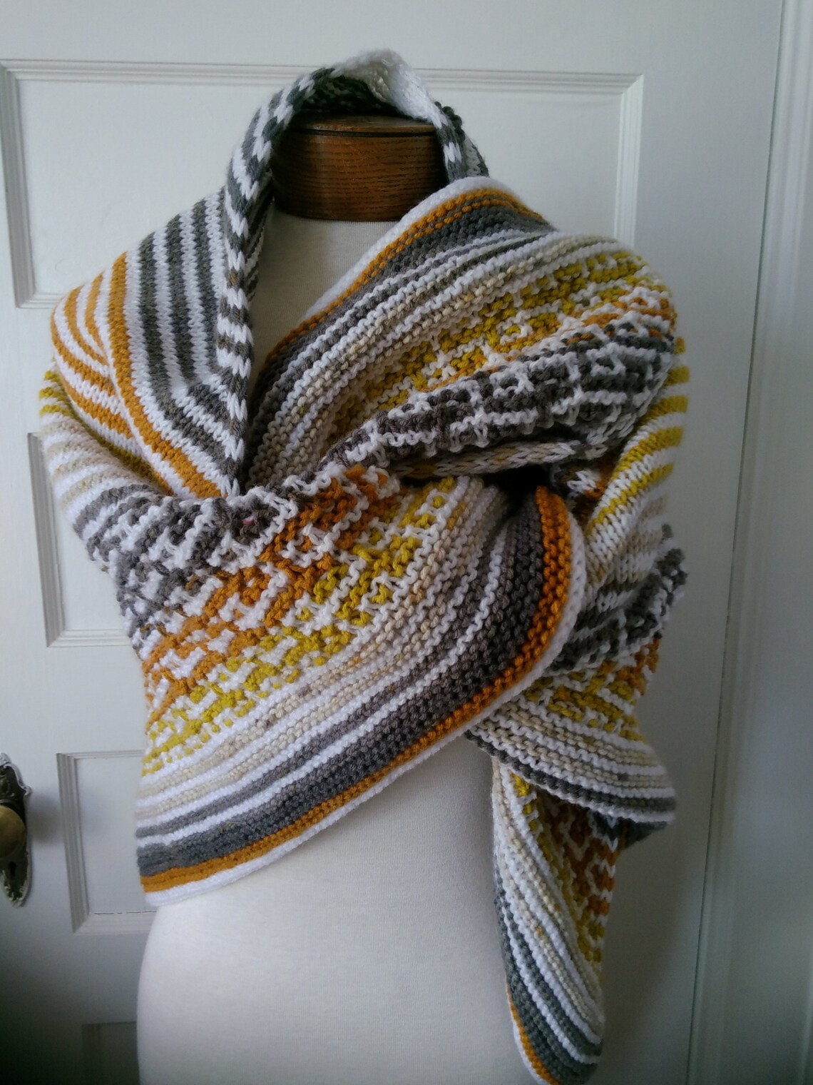 Hand Knit Patterned Multi-colored Triangular Wrap/shawl - Etsy