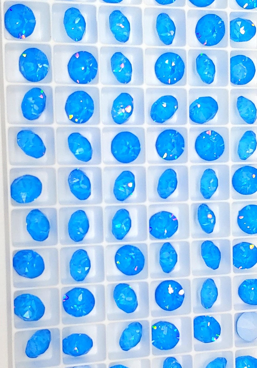 Brilliance Crystal Electric Blue Ignite SS39 8mmchaton, Unfoiled Back ...