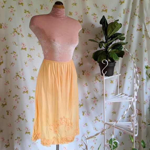 ANNE - vintage half slip, hand dyed pastel pumpkin or… - Gem