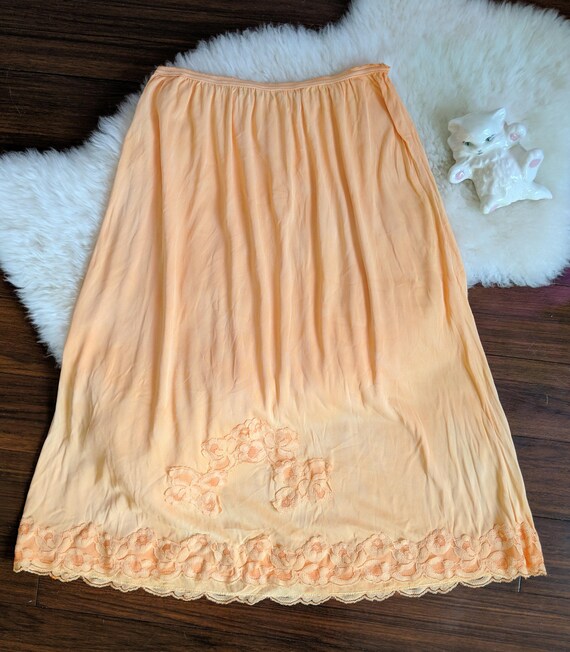 ANNE - vintage half slip, hand dyed pastel pumpkin or… - Gem