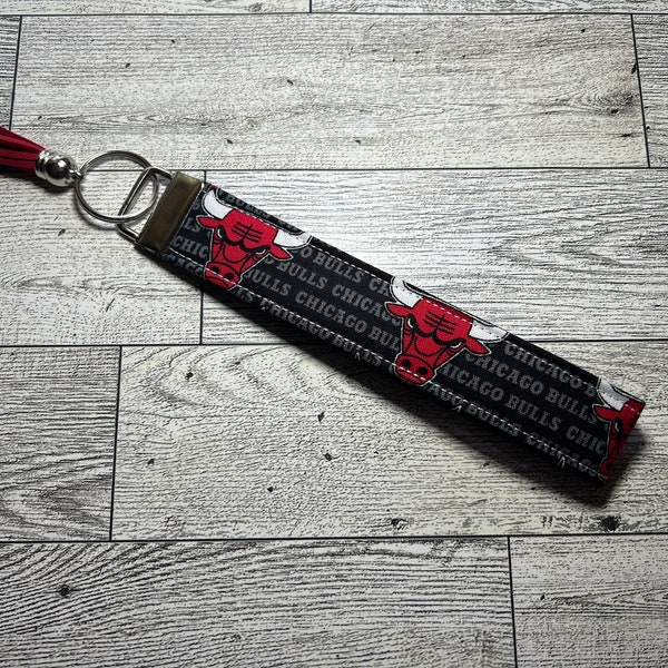 Bull Keychain - Etsy