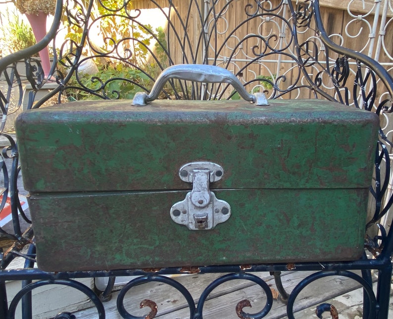 Vintage Green Metal Tackle Box - Etsy