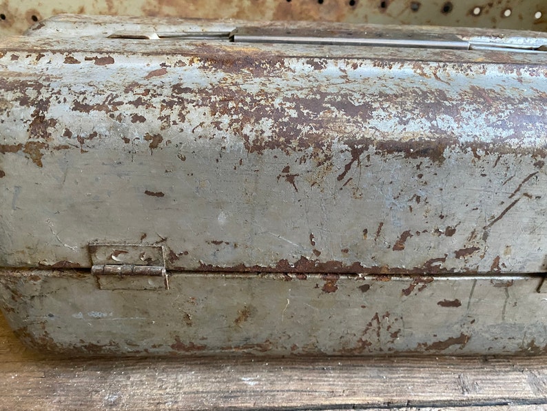 Vintage Tackle Box - Etsy