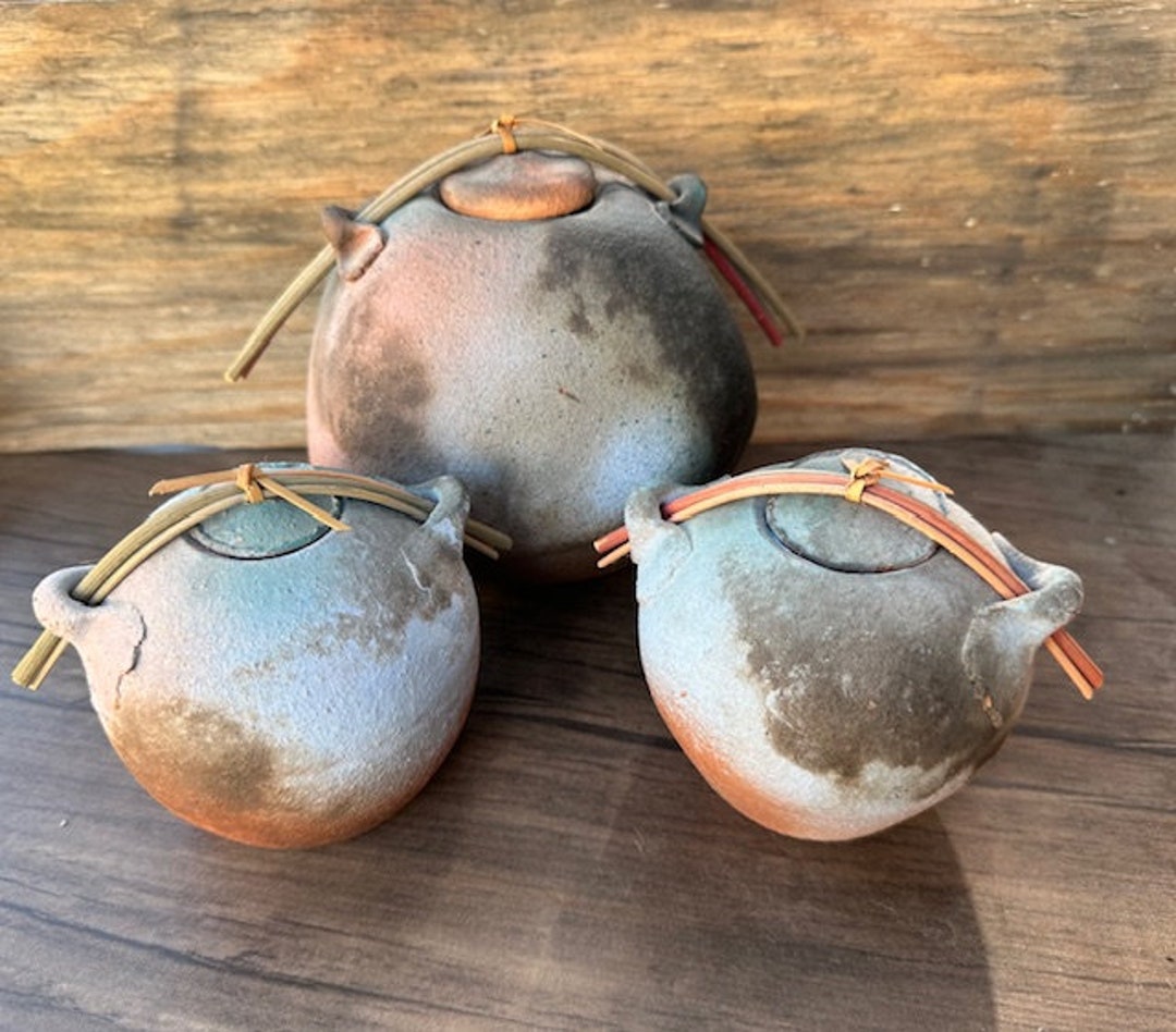 Laura Ross Signed Pottery Set of Three - Etsy