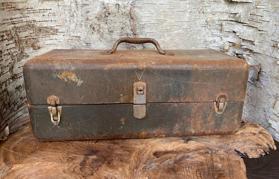 Vintage Metal Tool / Tackle Box (A) - Etsy