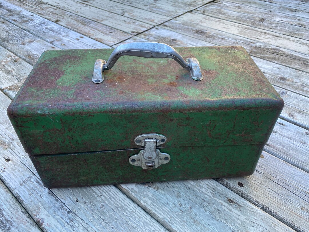 Vintage Green Metal Tackle Box - Etsy