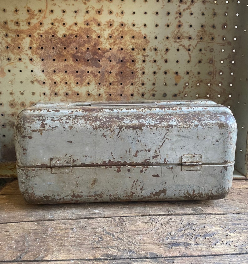 Vintage Tackle Box - Etsy