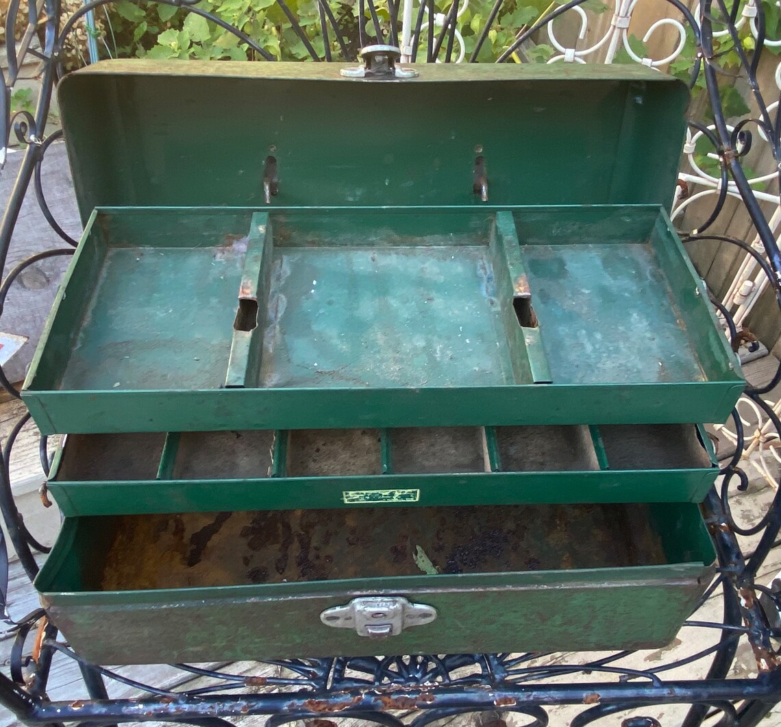 Vintage Green Metal Tackle Box - Etsy