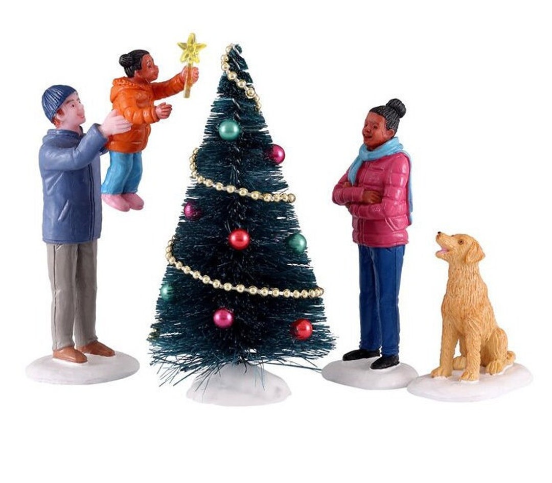 Lemax THE FINAL TOUCH Set of 4 # 12032 Family Christmas Tree Christmas ...