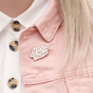 Mum Enamel Pin | Thoughtful Gift for Mum | New Mum & Mother’s Day Lapel ...