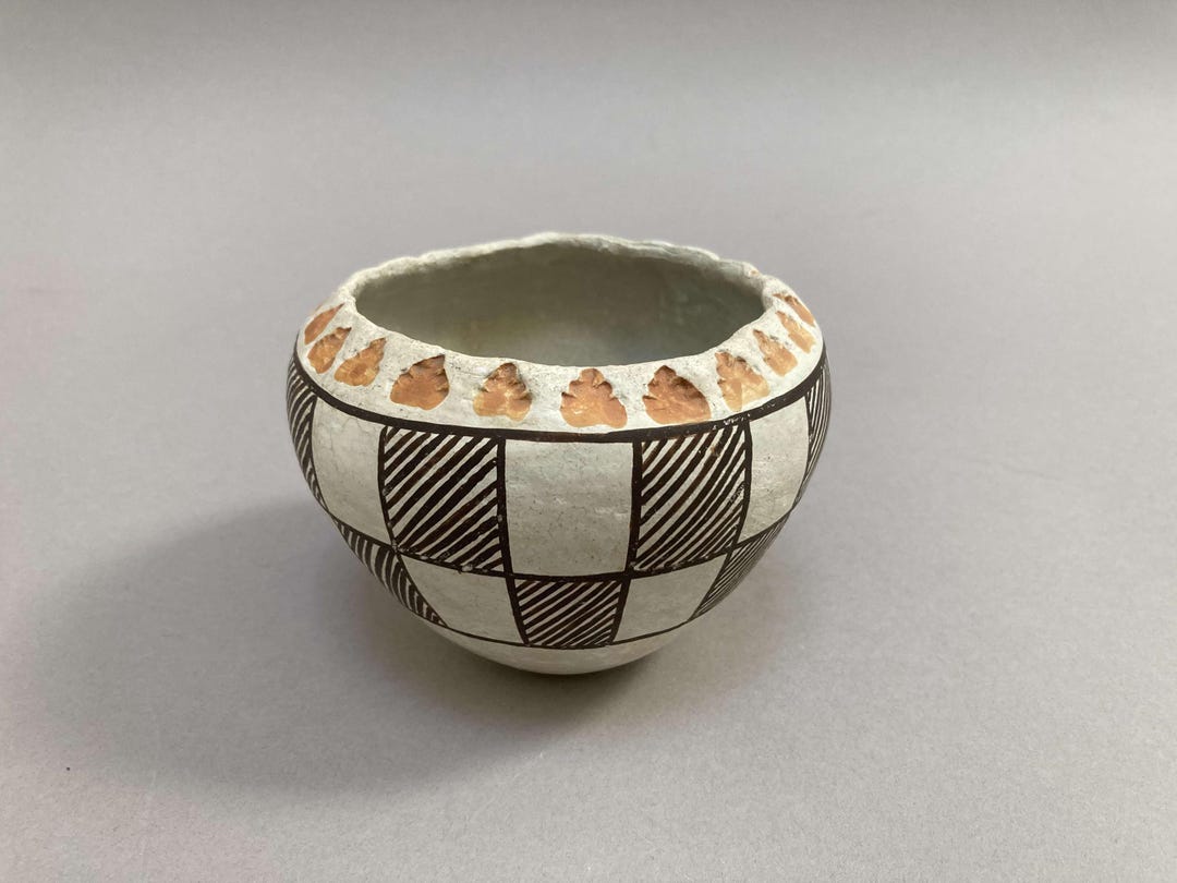 Vintage Native American Pueblo Pottery Bowl, Diagonal Linear ...
