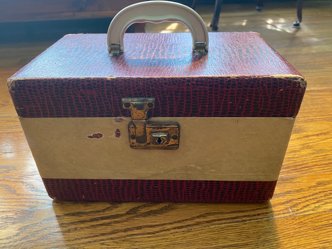 Vintage Mini Sized Train Case. 1950-60’s Faux Snakeskin Case With ...