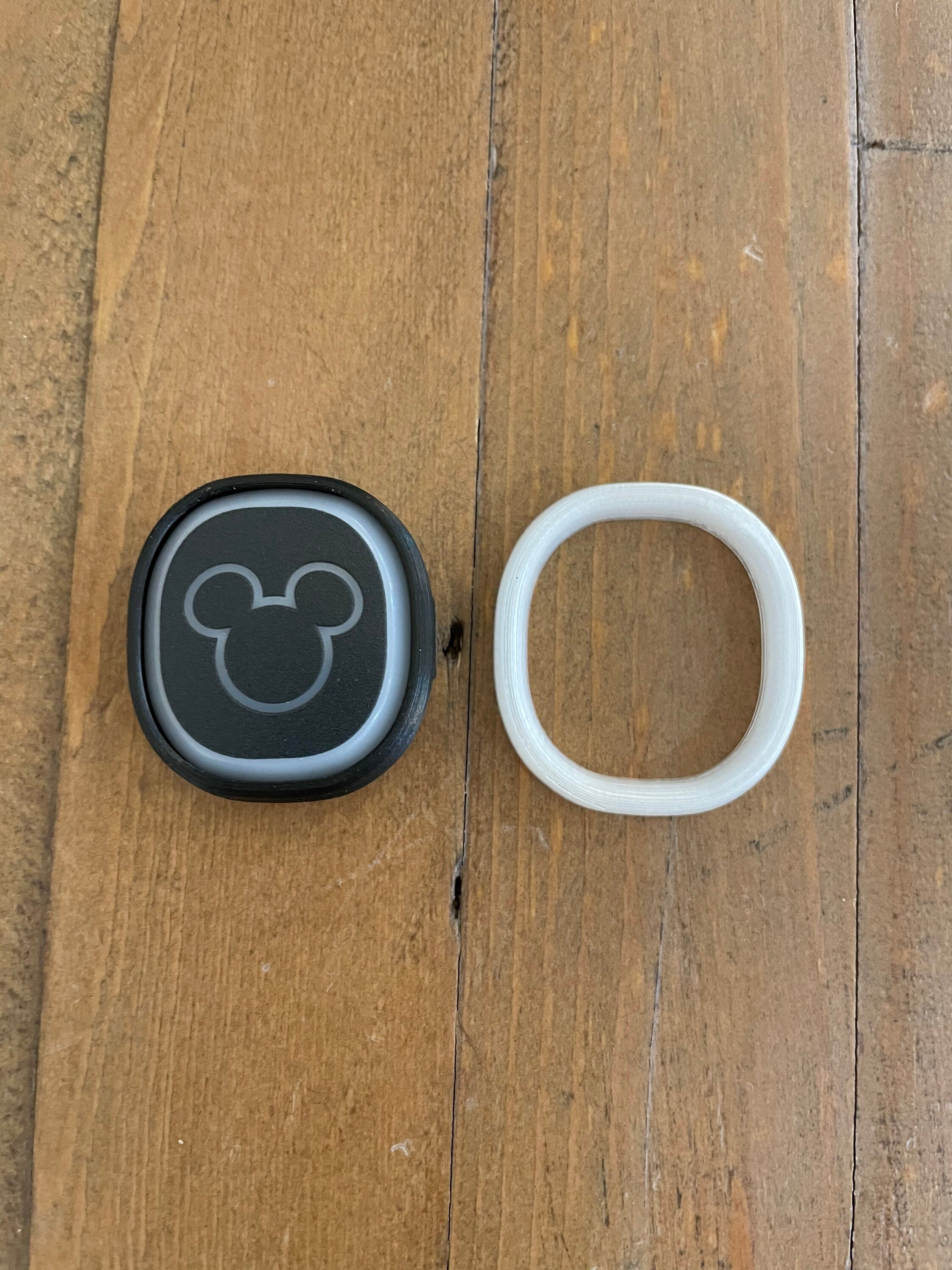 Magicband Puck Holder FREE SHIPPING - Etsy