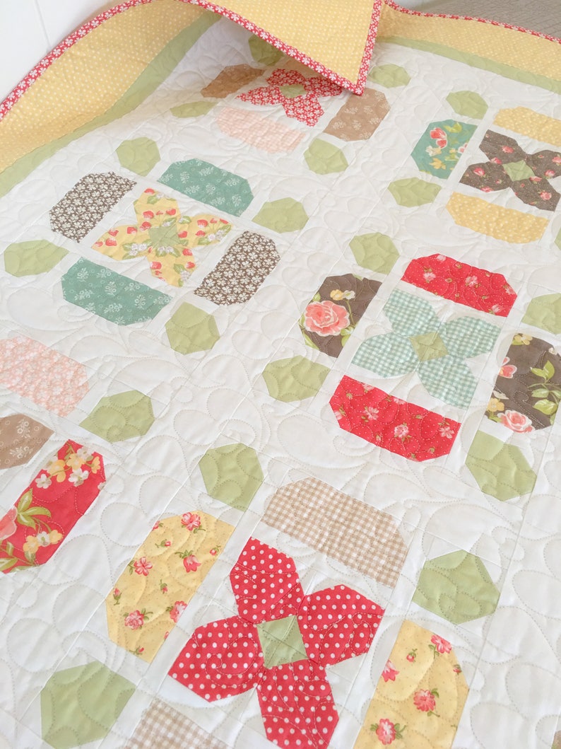 DIGITAL Pattern: Flower Tile Charm Pack Quilt | Etsy