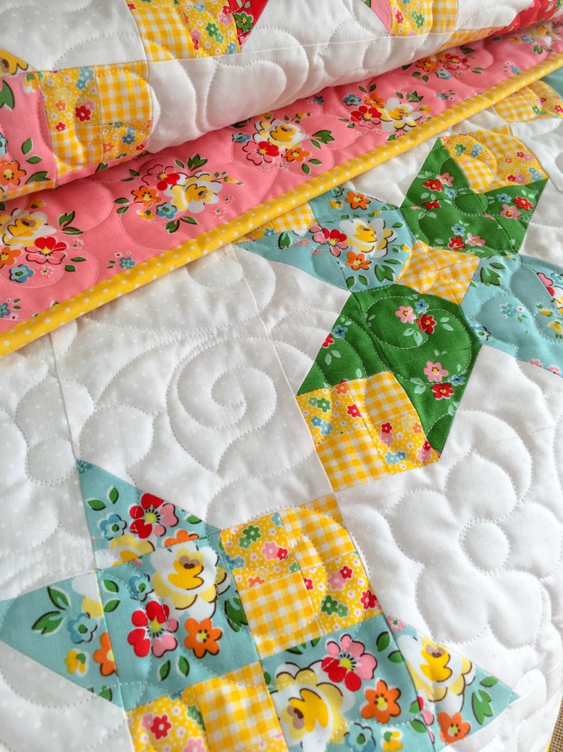 PAPER Pattern: Crossing Petals Mini Quilt | Etsy