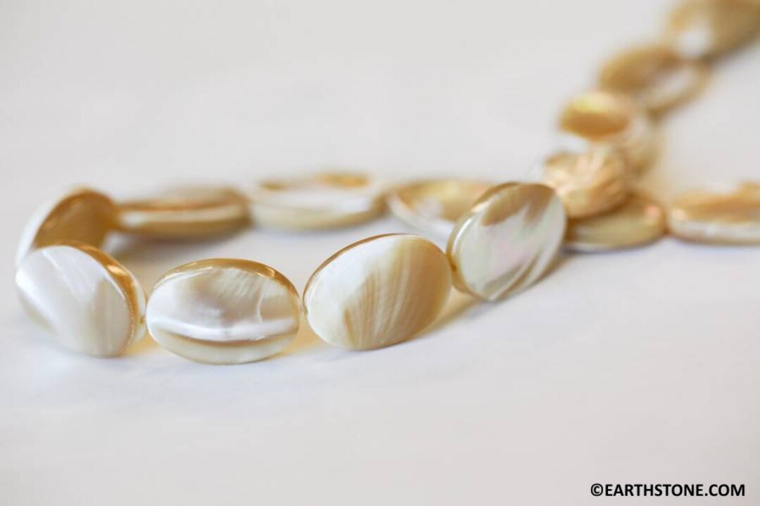 Natural Mother of Pearl 13x18mm/ 15x20mm Flat Oval Beads 16