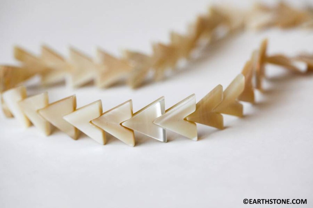 L/ Natural Mother of Pearl 16mm V-shape Beads 16" Strand Natural Beige ...