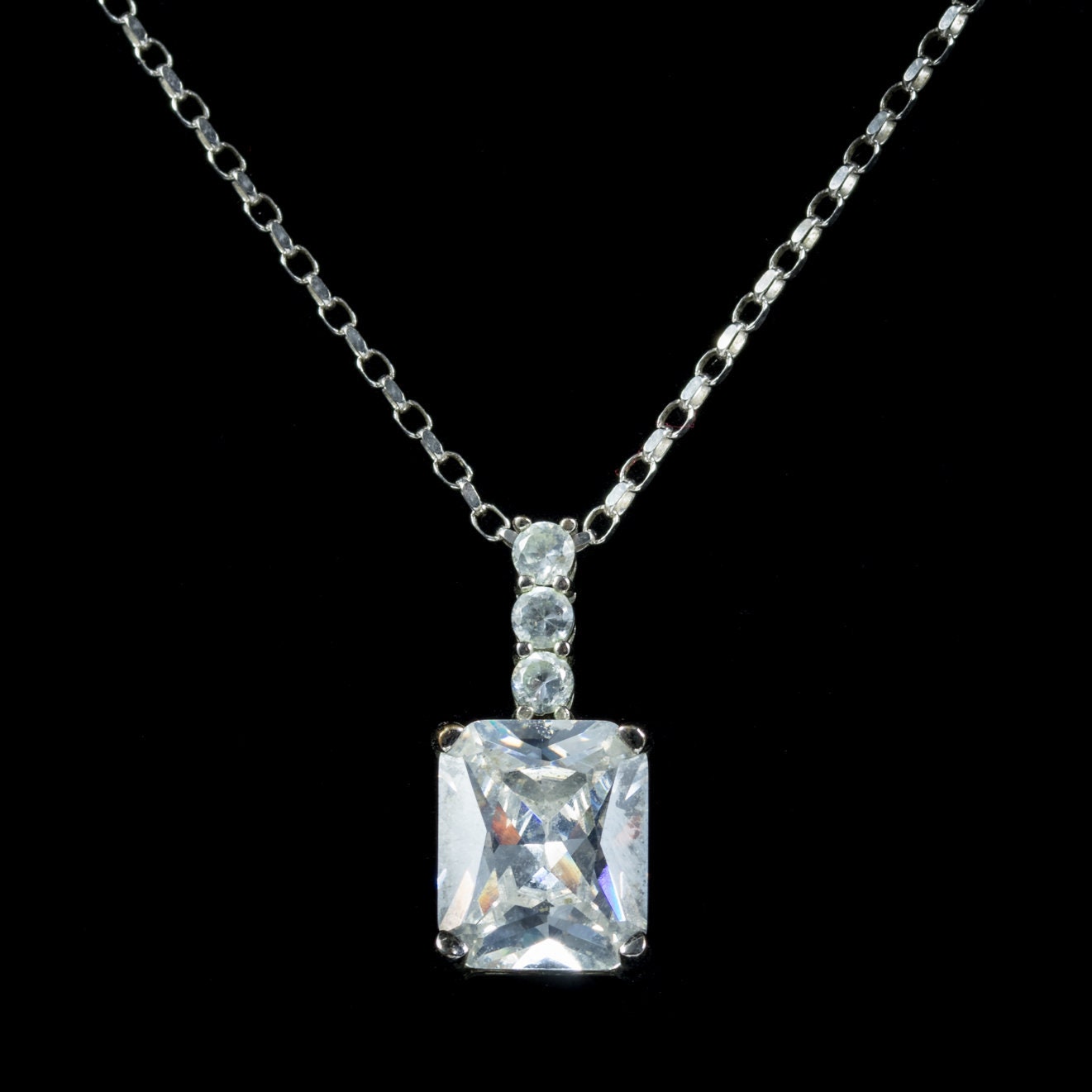 Cubic Zirconia Pendant Necklace 9ct White Gold