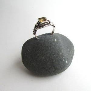 Stone Ring Holder, Coastal Ring Display, Jewelry Organisation, Ring ...
