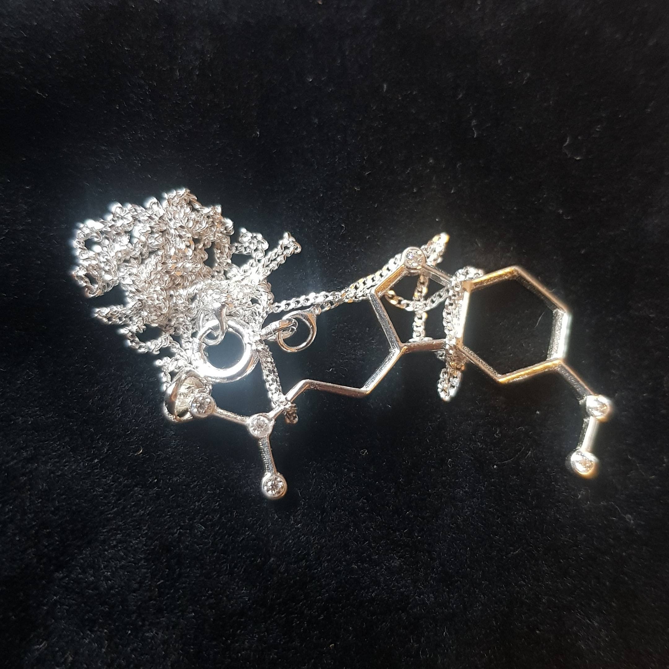 5-meo-dmt Molecule Necklace - Etsy