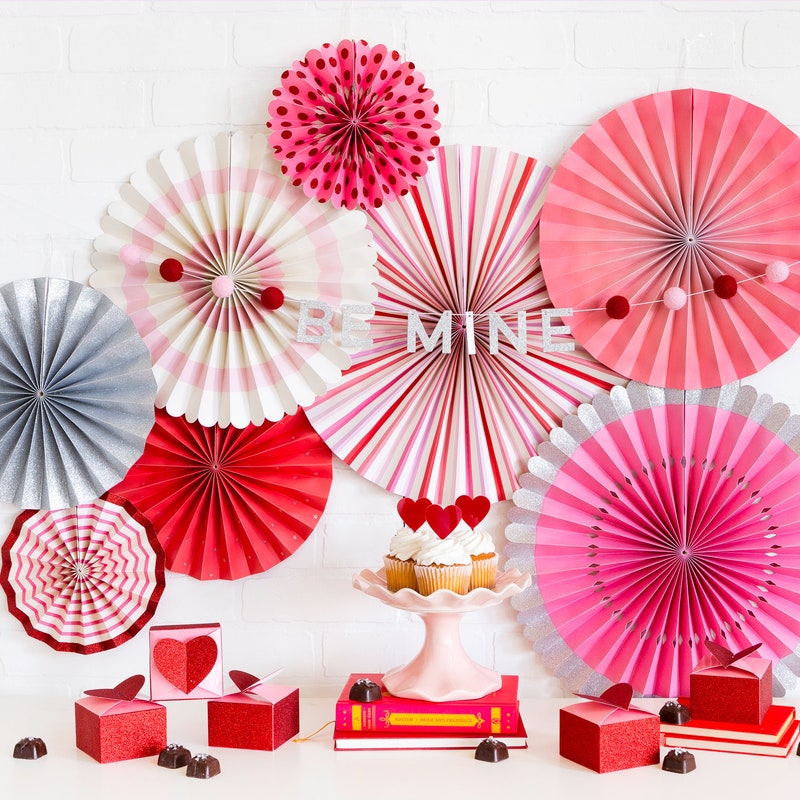 Rosette Backdrop - Etsy