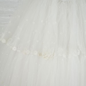 Selma Vintage 1950s Lace and Tulle White Tea Length Wedding Dress ...