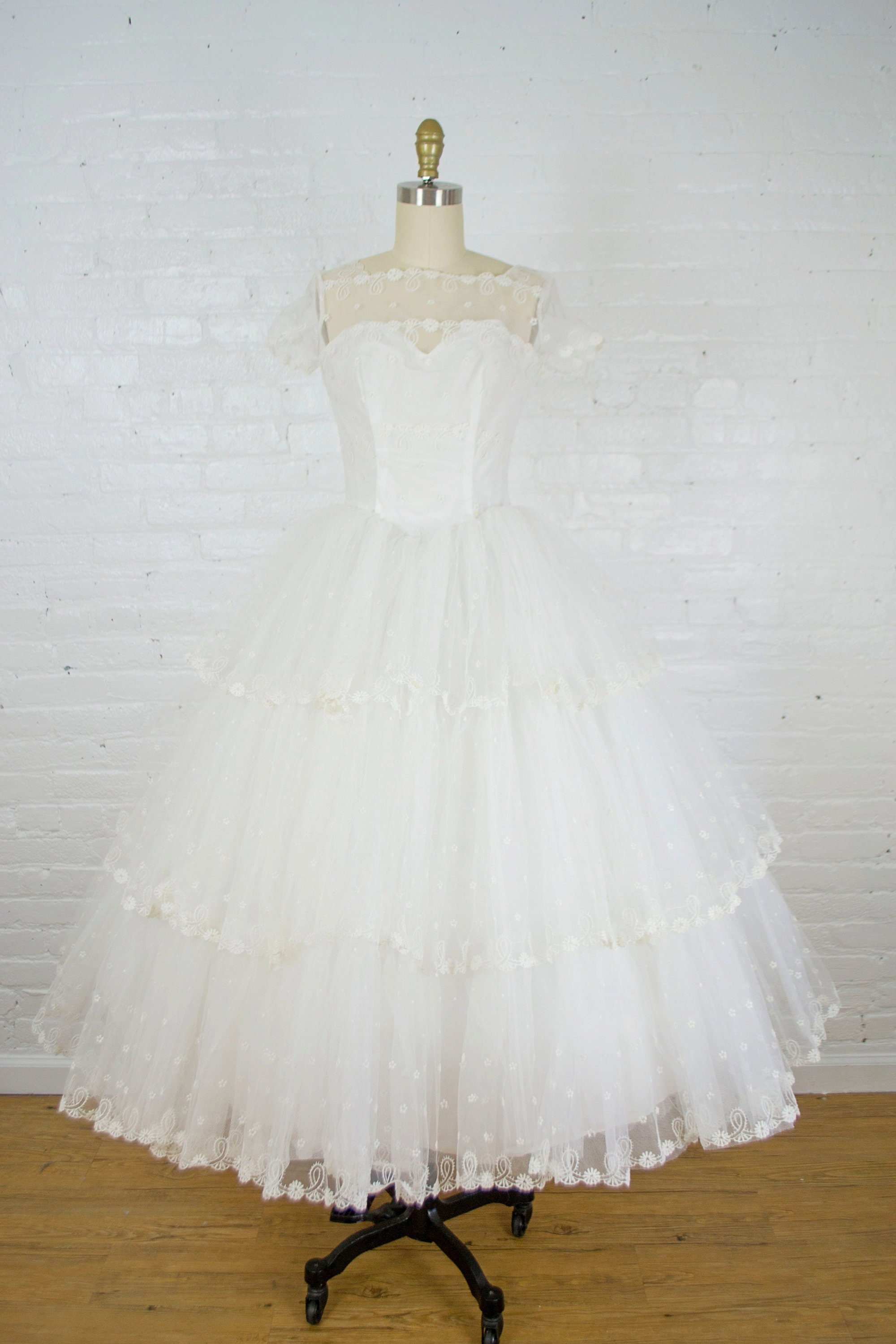 Selma Vintage 1950s Lace and Tulle White Tea Length Wedding Dress ...