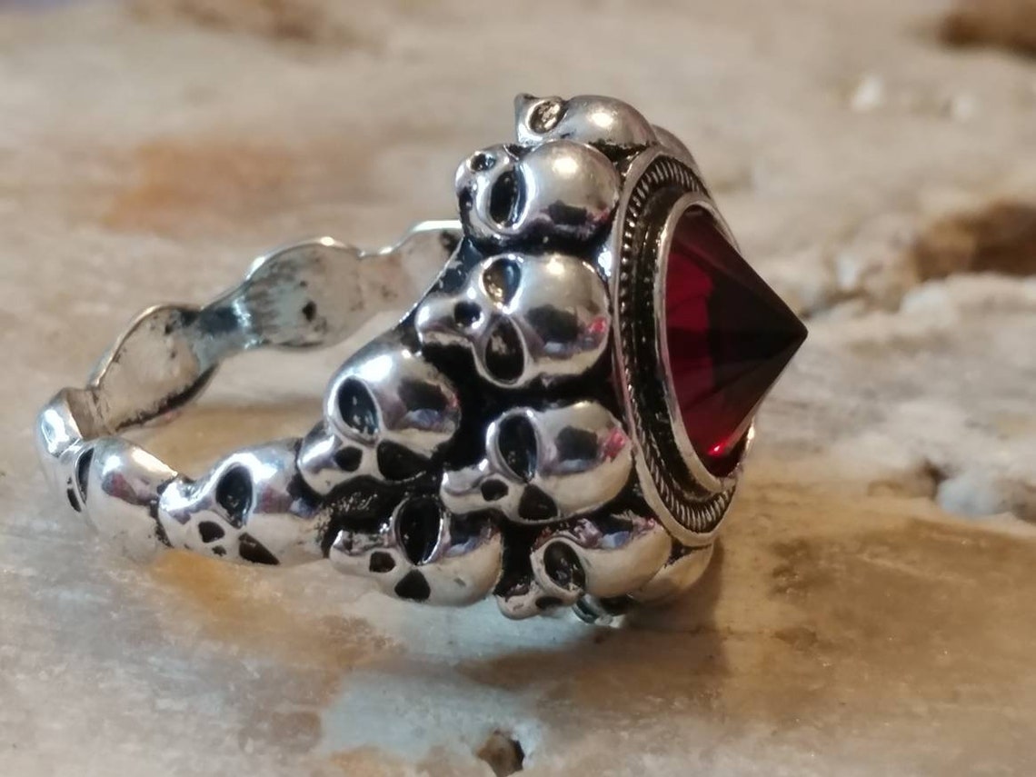 Dark Arts Blood Warlock Companion Ring - Etsy