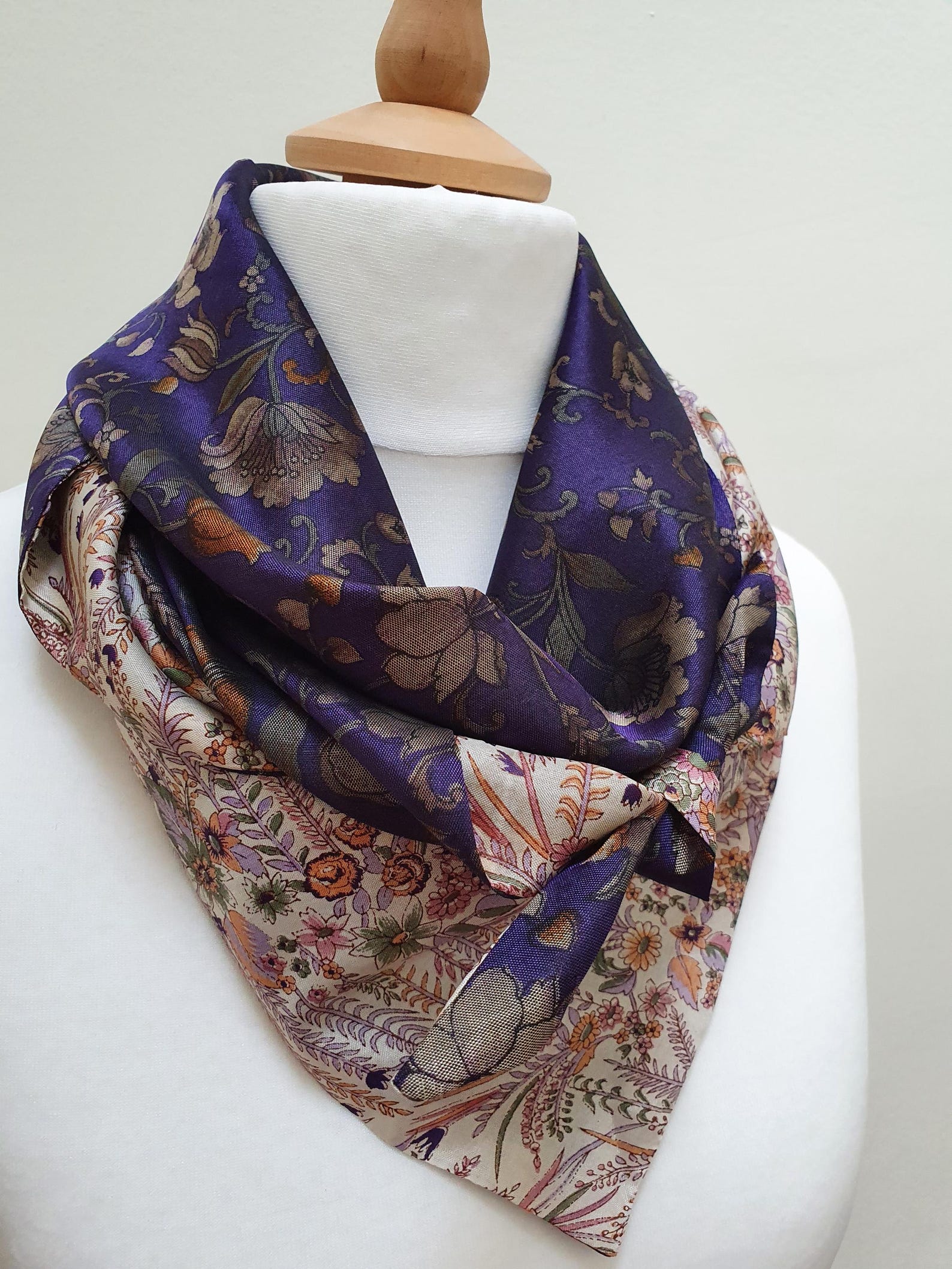 Vintage Sari Silk Double Sided Triangular Scarf. Navy/ Gold/ Bronze ...