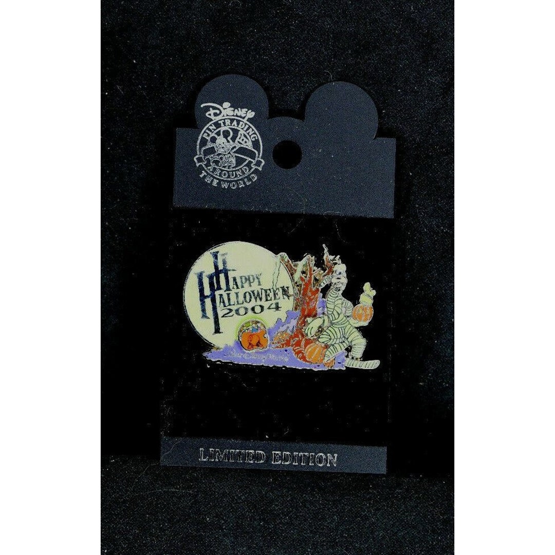 Disney Limited Edition Happy Halloween Glow in the Dark Mummy Goofy Pin ...
