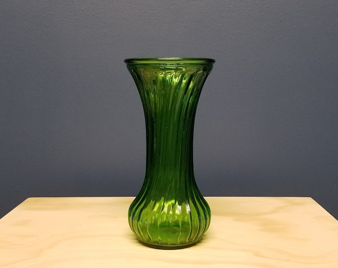 Vintage Green Glass Swirl Vase by Hoosier Glass - Etsy