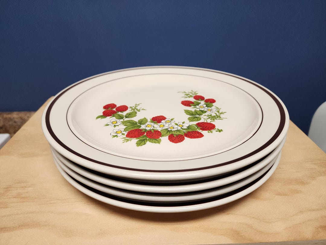 Strawberry Plates, Dinner Plates, Strawberry Blossom, Vintage Set of 4 ...