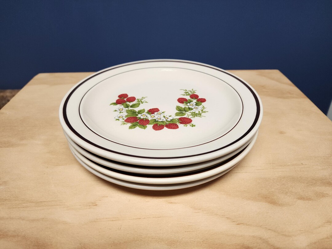 Strawberry Plates, Dessert Plates, Strawberry Blossom, Vintage Set of 4 ...