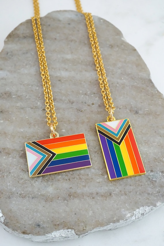 Progress Pride Flag Necklace LGBTQIA Rainbow Flag Charm Necklace Gold and Enamel Queer Jewelry LGBT Necklace Gay Pride Month Gifts Etsy Italia