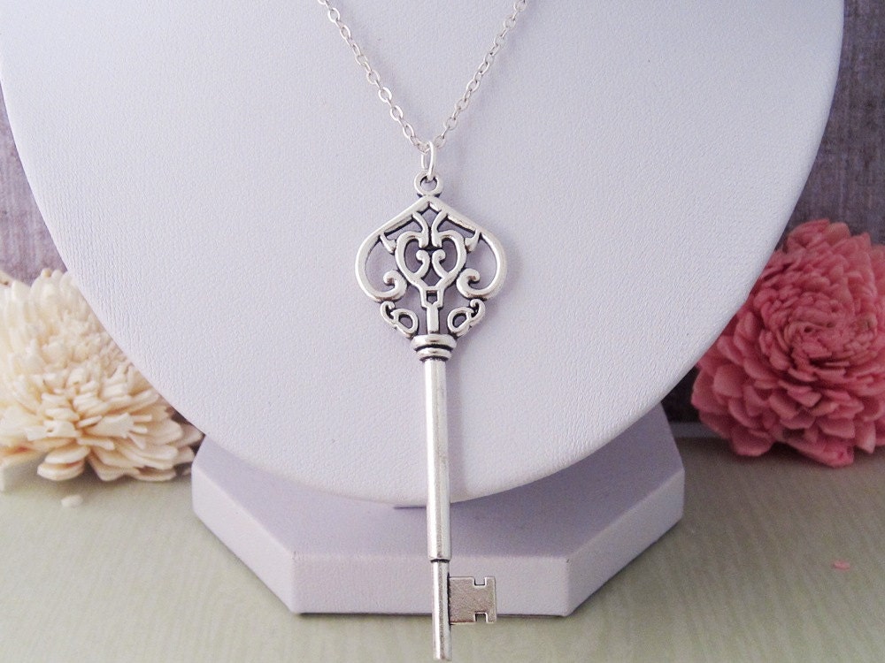 Vintage Key Necklace Skeleton Key Pendant Antique Silver - Etsy