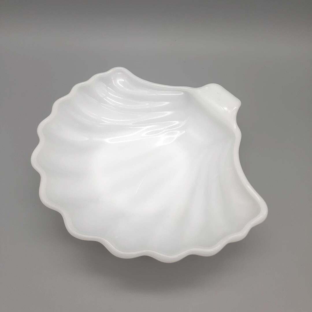 Vintage Milk Glass Shell-shaped Candy Dish - Etsy