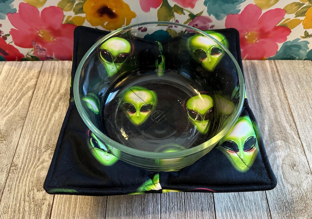 Alien Bowl Cozy - Etsy